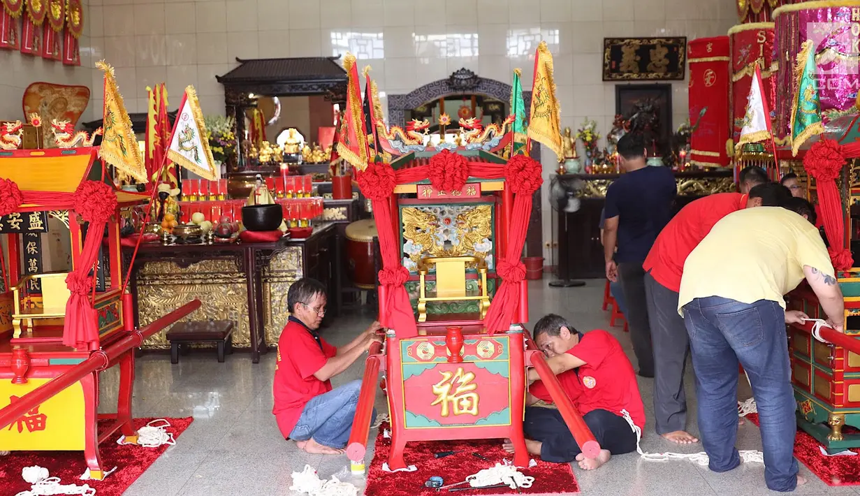 FOTO: Mengintip Persiapan Perayaan Cap Go Meh di Vihara Amurva Bhumi ...