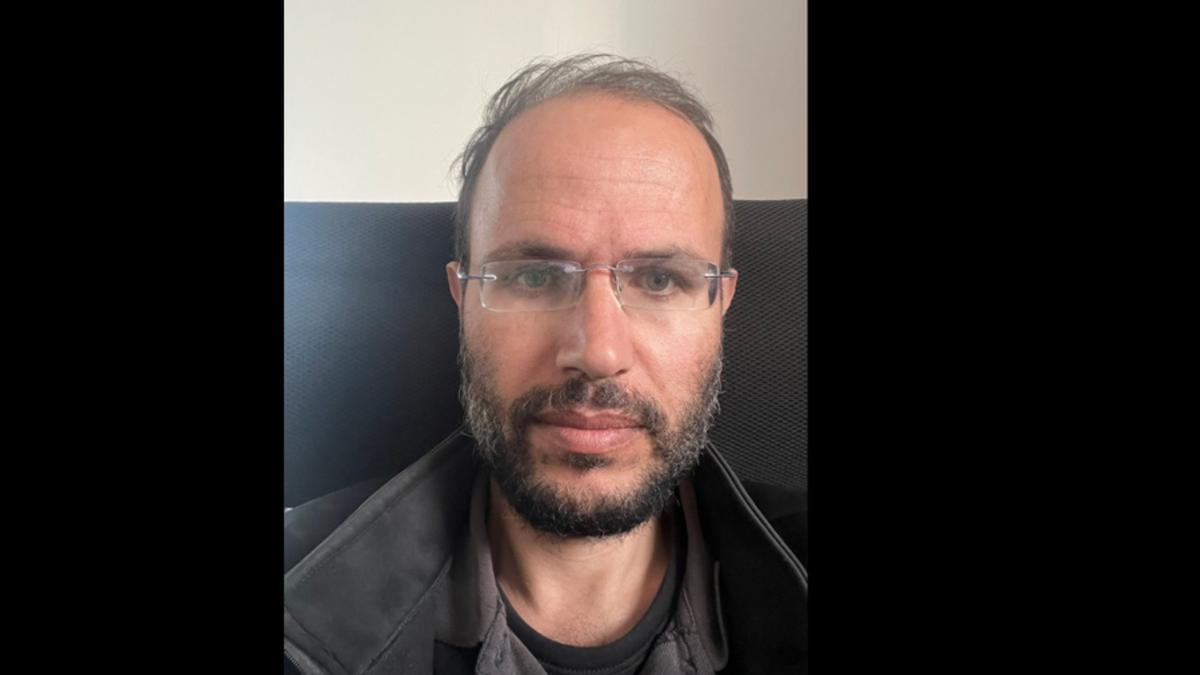 Sosok Refaat Alareer, Penyair dan Penulis Palestina yang Tewas karena ...