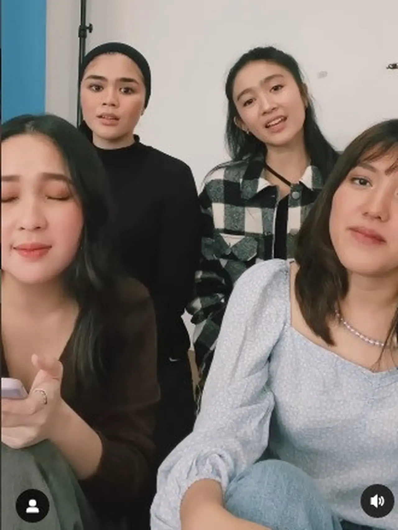 6 Potret Reuni Girlband Blink Setelah 5 Tahun Bubar, Nyanyikan Lagu ...