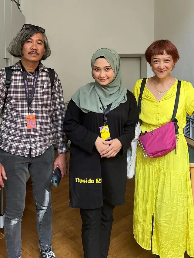 6 Potret Nazla Zain, Vokalis Grup Kasidah Nasida Ria yang Tampil di ...