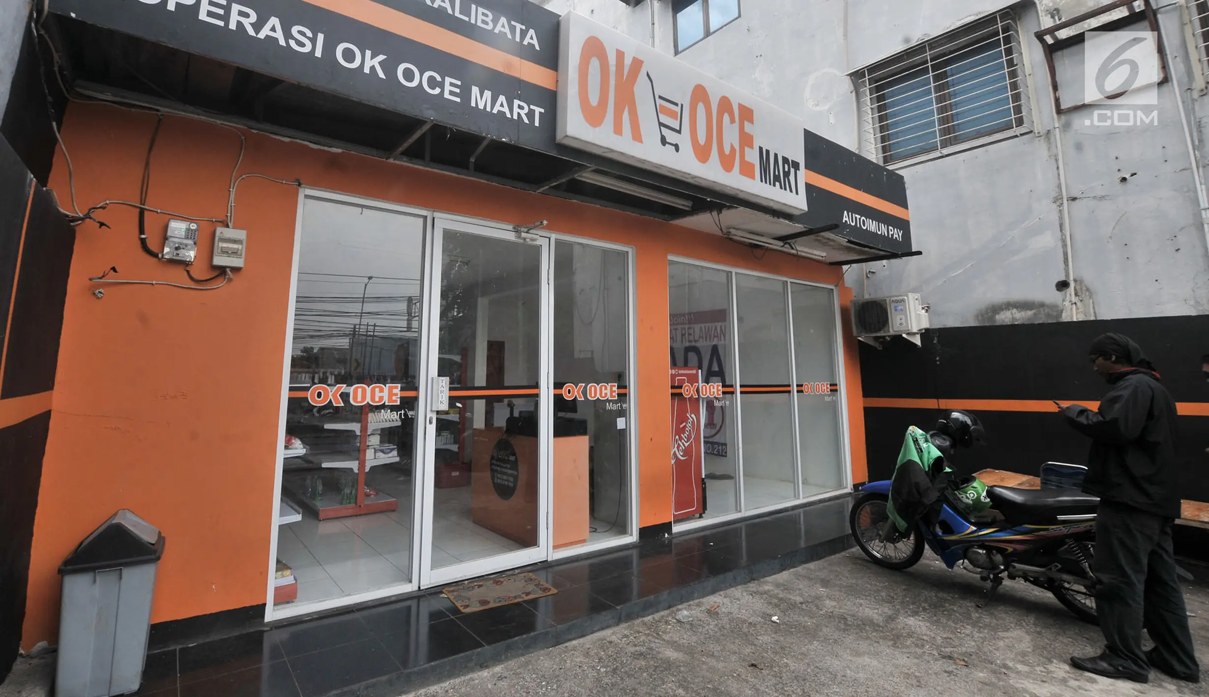 FOTO: Kondisi OK OCE Mart Kalibata yang Hampir Bangkrut - Foto Liputan6.com