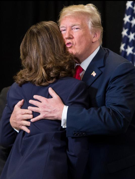 FOTO: Gina Haspel Dilantik sebagai Direktur Wanita Pertama CIA - Foto ...