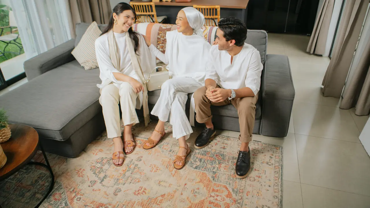 Padu Padan Busana untuk Tampil Cantik dan Anggun di Idul Fitri ala Vira Tandia - Fashion Fimela.com