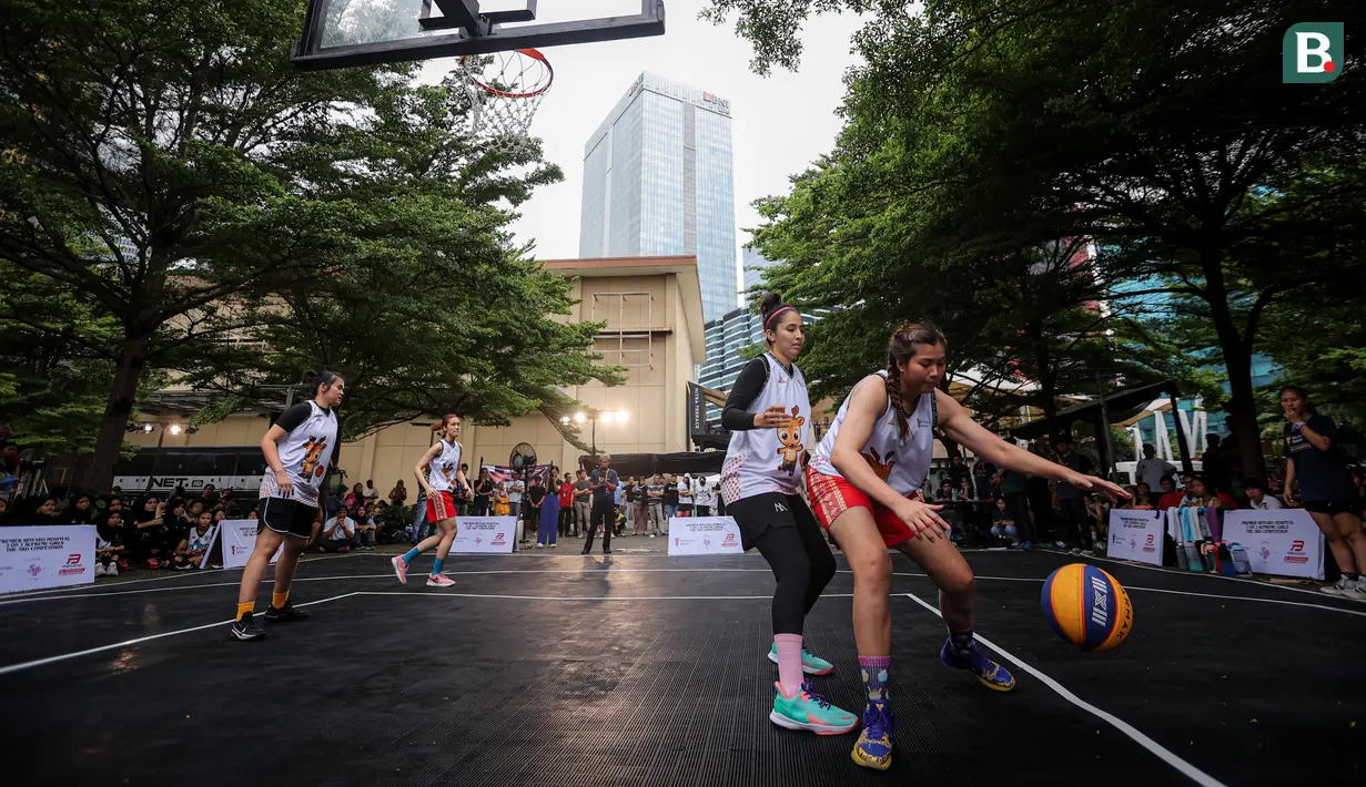 Foto: Aksi Para Srikandi Basket Indonesia saat Supreme Girls 2 On 2 ...
