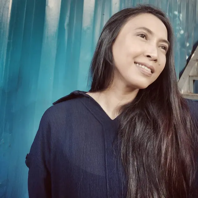 6 Potret Ruth Marini pemeran 'Mbok Tun' Layangan Putus di Kehidupan ...