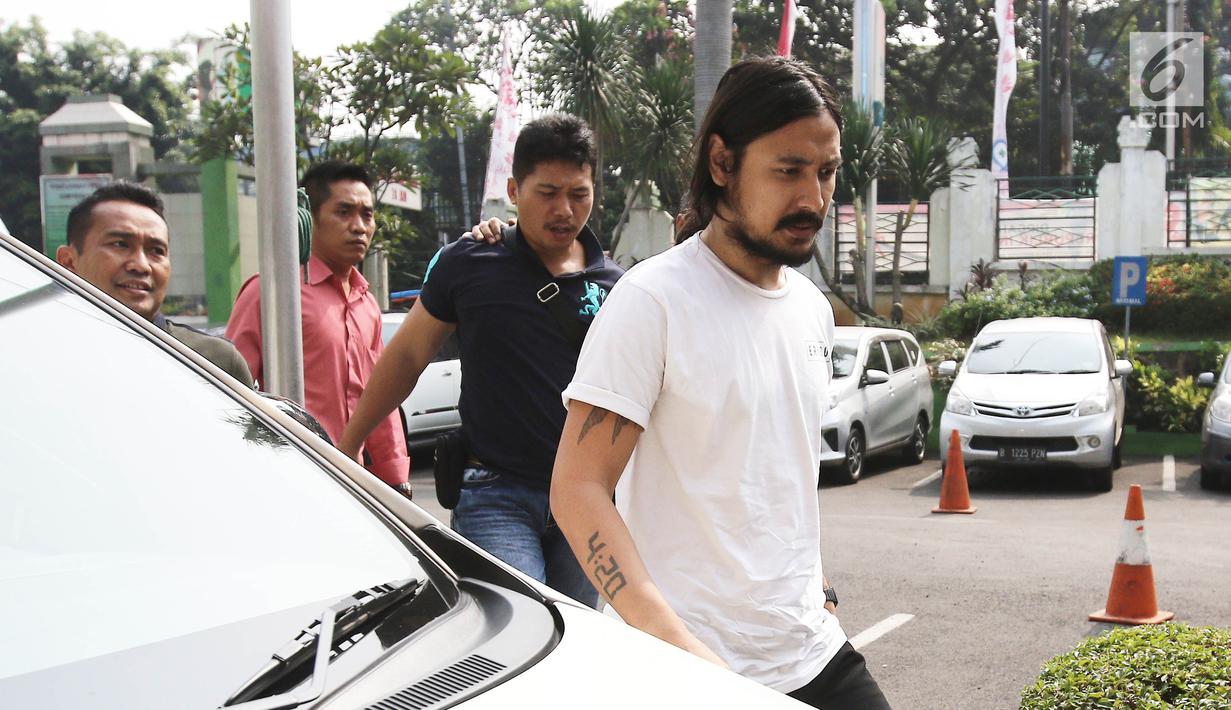 PHOTO: Penyanyi Ello Mulai Rehabilitasi di RSKO Cibubur - Foto Liputan6.com