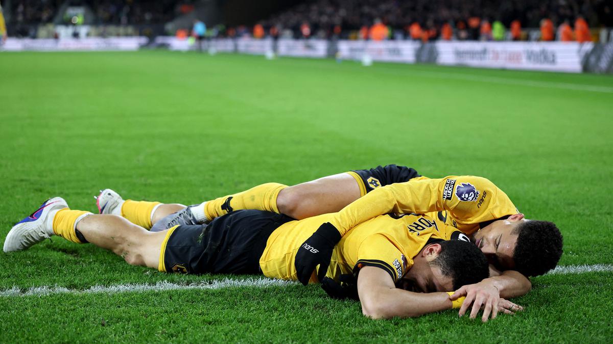 Wolves Terdegradasi? Fans Liverpool, MU, dan Arsenal Kompak Incar Satu ...