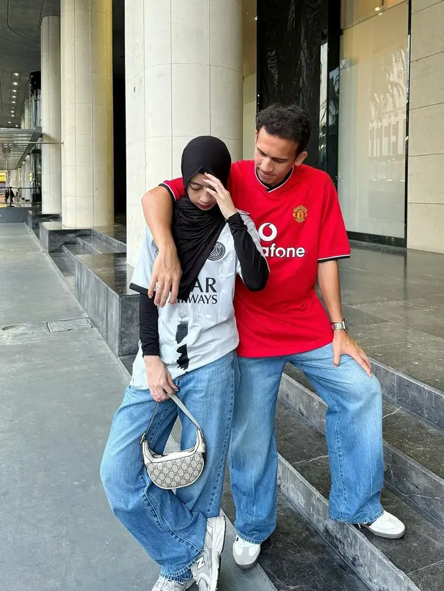 7 Potret Adiba Khanza dan Egy Maulana Liburan Bareng, Kompak Pakai Jersey - Hot Liputan6.com