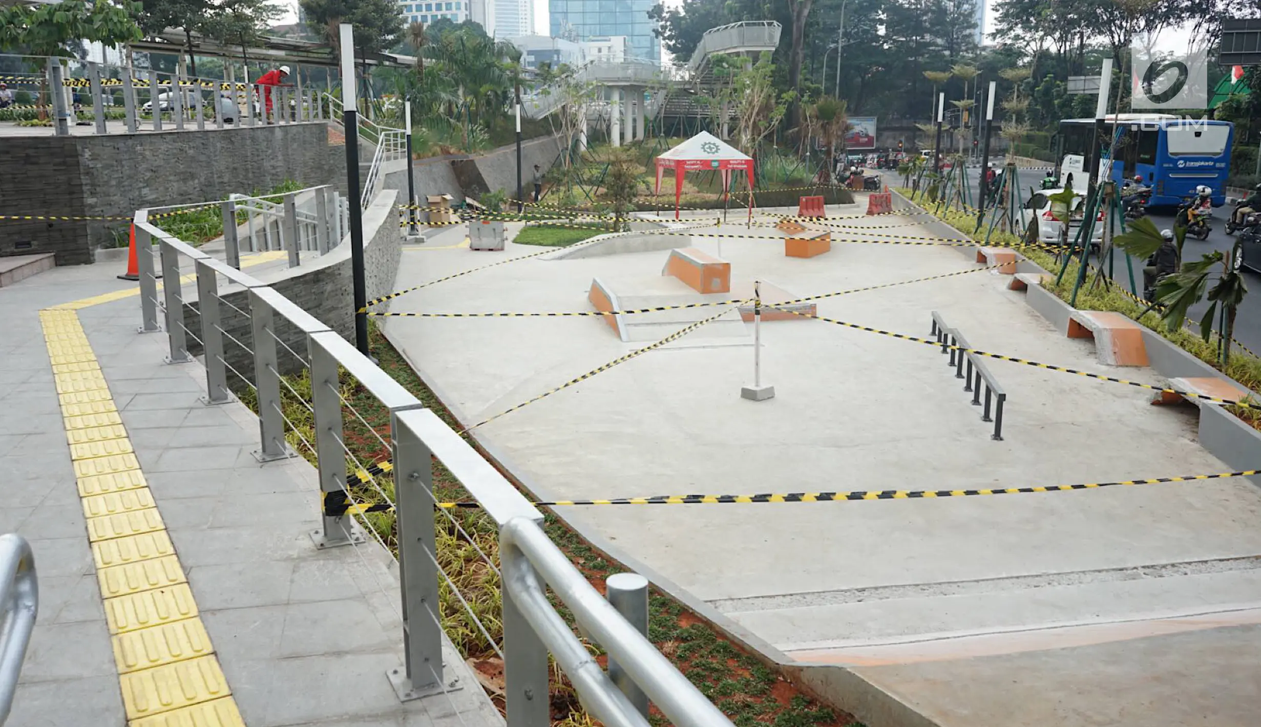 FOTO: Begini Cantiknya Wujud Taman Dukuh Atas - Foto Liputan6.com