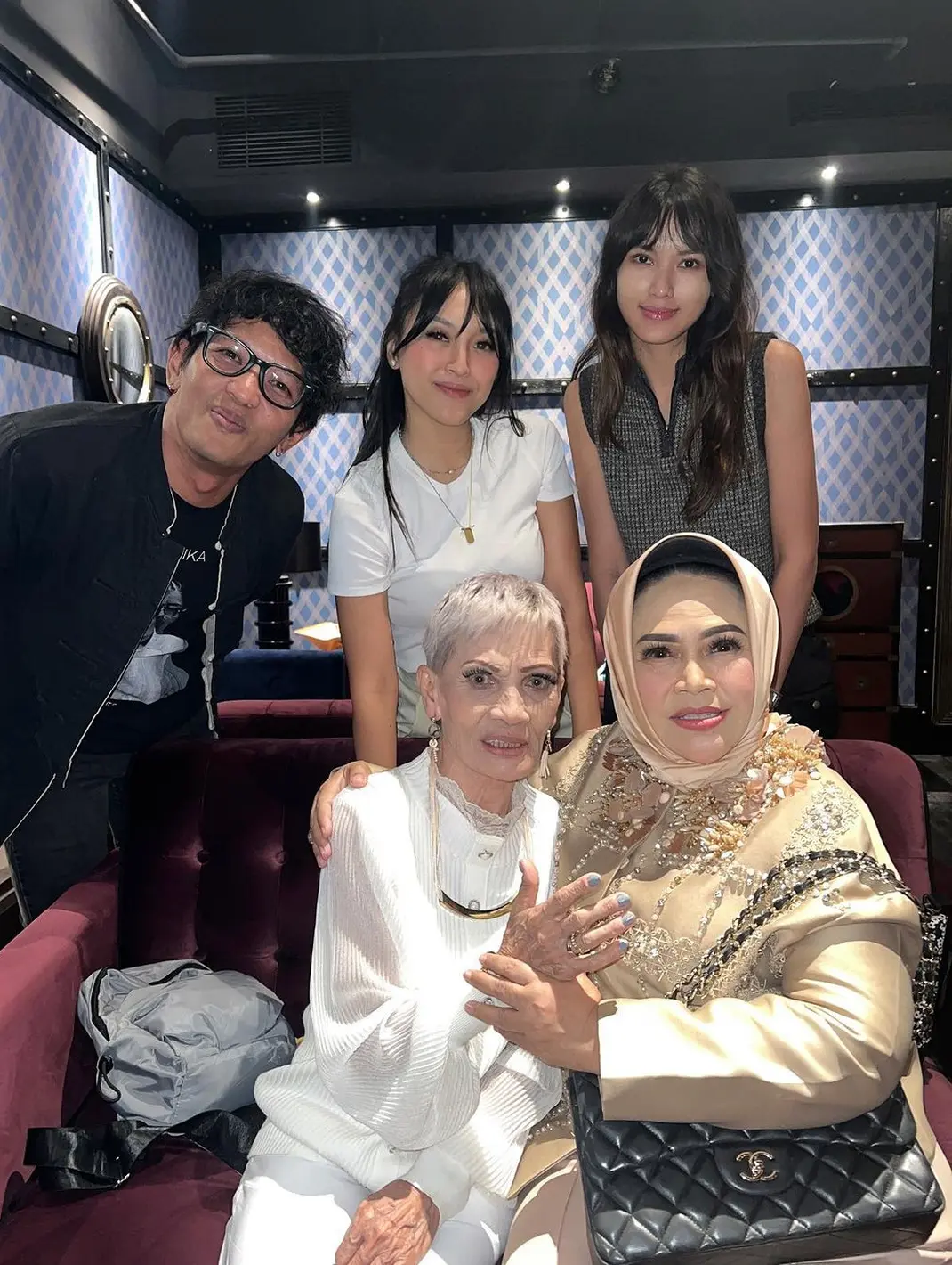 8 Potret Cantik Afifah Yusuf, Anak Hetty Koes Endang yang Jadi Penyanyi ...