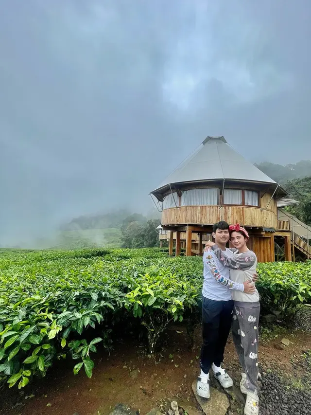 6 Potret Dewi Perssik dan Anak Angkat, Felice Gabriel, Didoakan Jadi ...