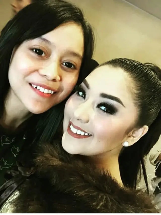 6 Potret Terbaru Vita Juara Pertama KDI 5, Makin Cantik - Surabaya Liputan6.com