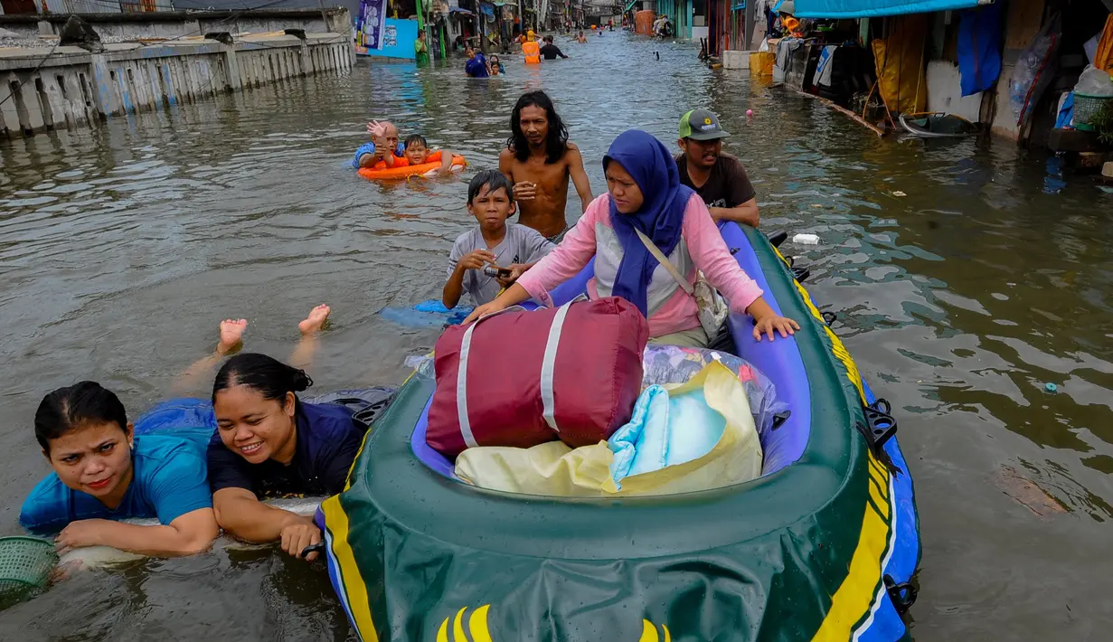 Masuk Hari Keempat, Banjir Rob di Pesisir Utara Jakarta Rendam Sembilan RT dan Satu Ruas Jalan ...