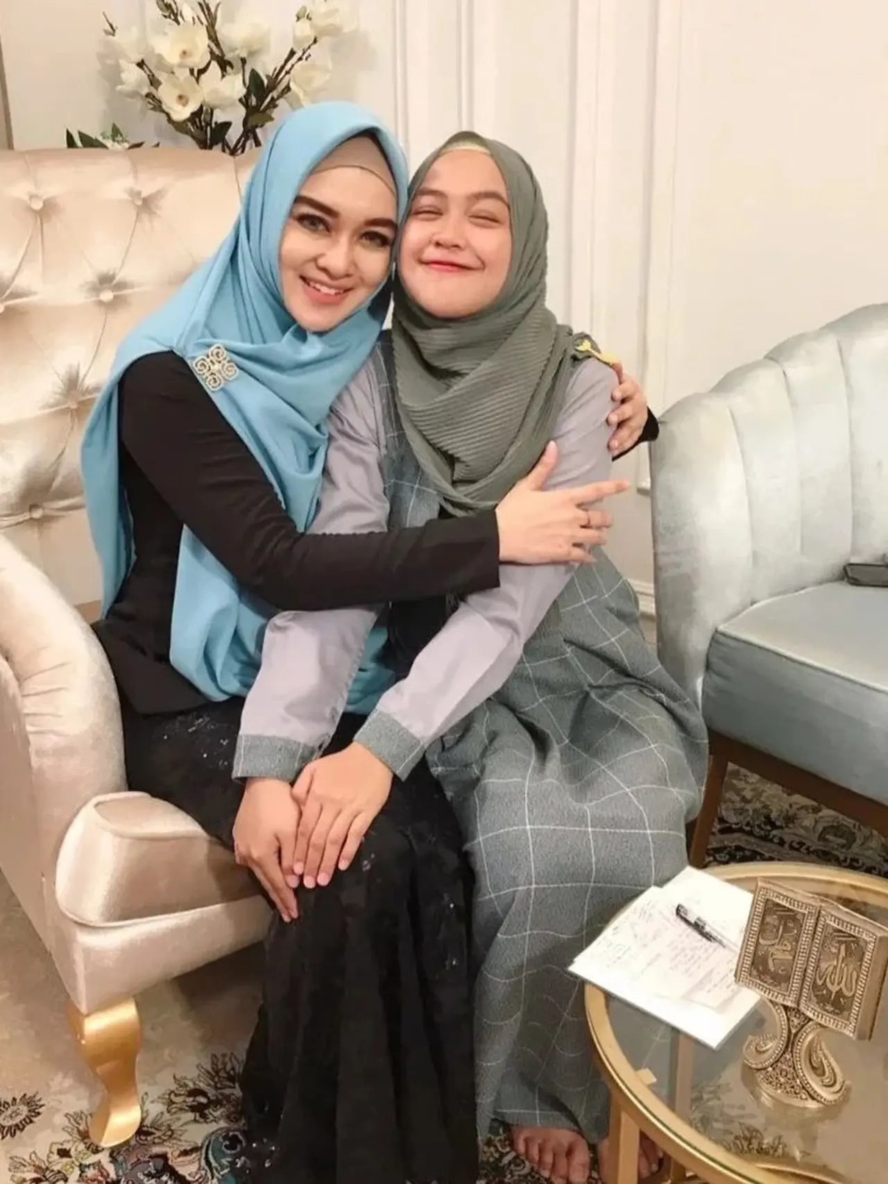 Mantap Berhijab, Ini 7 Potret Zeda Salim yang Jarang Tersorot - Hot ...