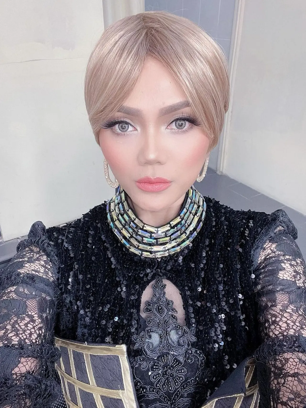 6 Potret Tampilan Rina Nose yang Dandan Ala Berbagai Selebritis,Bikin ...