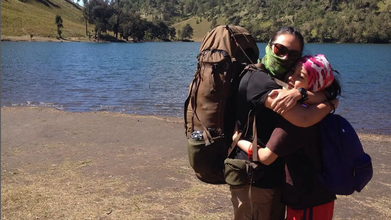 Ikuti Jejak Sang Ibunda, Ini 6 Potret Kebersamaan Nurra Datau dan Ine ...