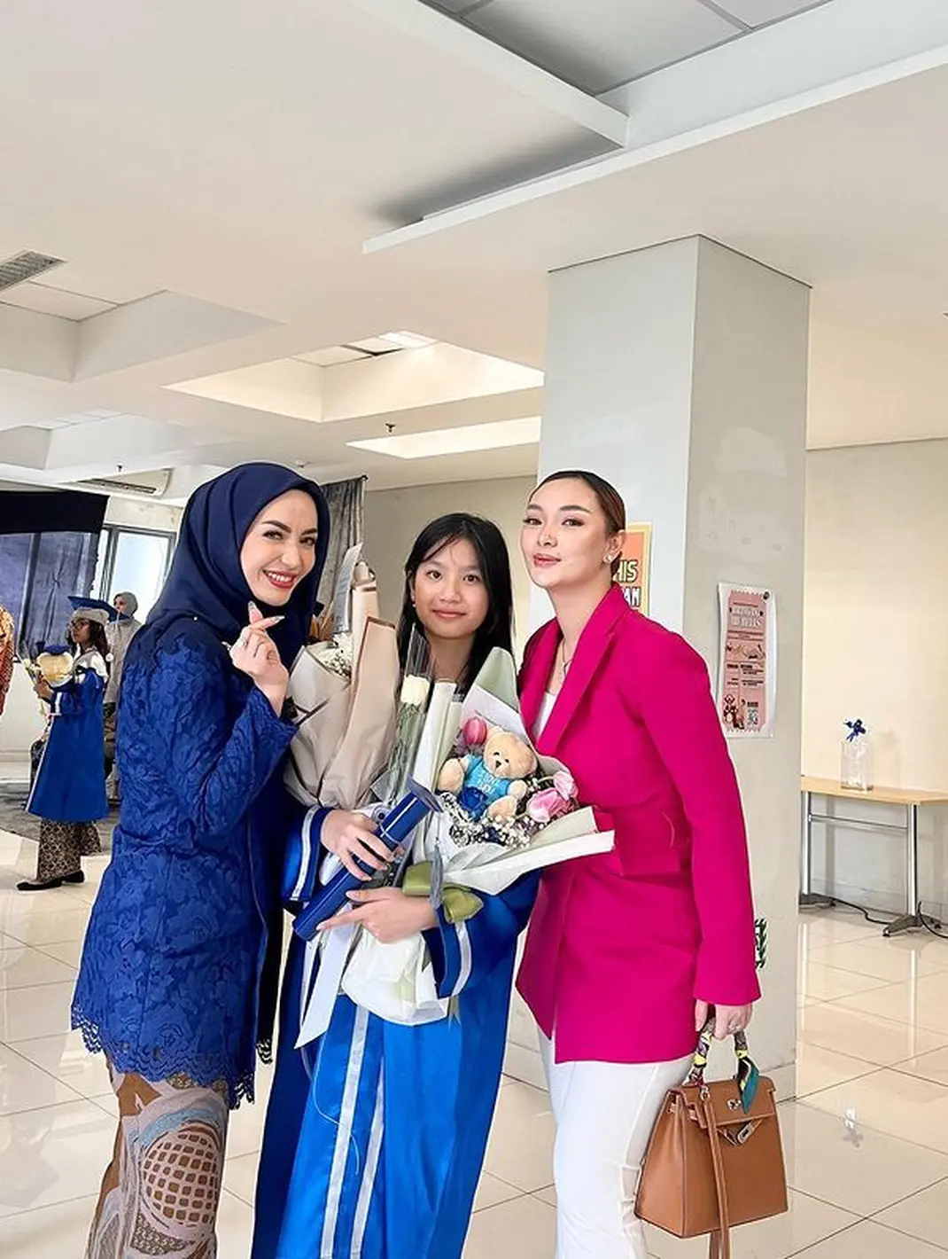 Disebut Seperti Adik Kakak, Potret Zaskia Gotik dan Imel PC Kompak ...