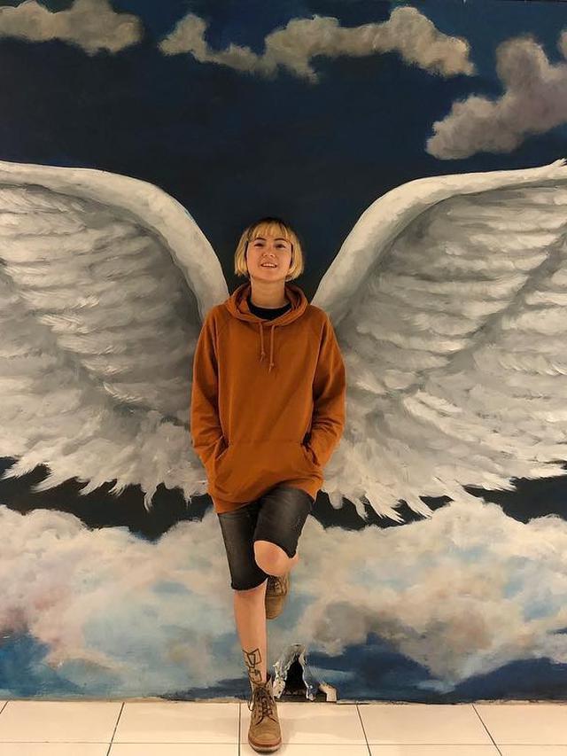 Sebelum Menikah, Begini Tampilan Poppy Sovia yang Keren Dengan Gaya ...