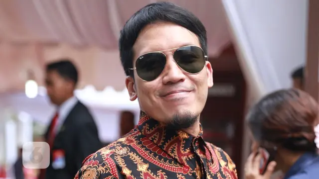 Geger Desta Jadi Dono di Film Warkop DKI Reborn, Disambut Hangat Marsha ...
