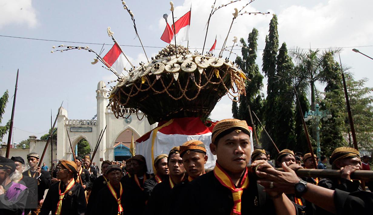 Keraton Surakarta Gelar Tradisi Grebeg Syawal - Foto Liputan6.com