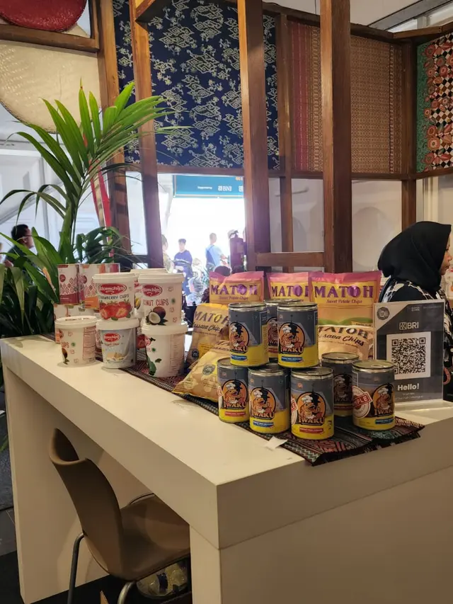 Top! BRI Sajikan Ikan Asap Iwaku Khas Demak dalam Festival Tong Tong di ...