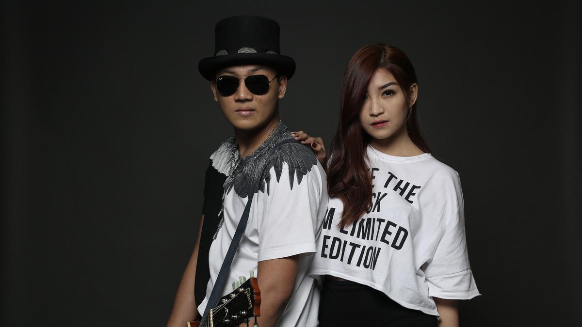 Perpaduan Pop dan Rock Jadi Karakter Duo Jingga - Entertainment Fimela.com