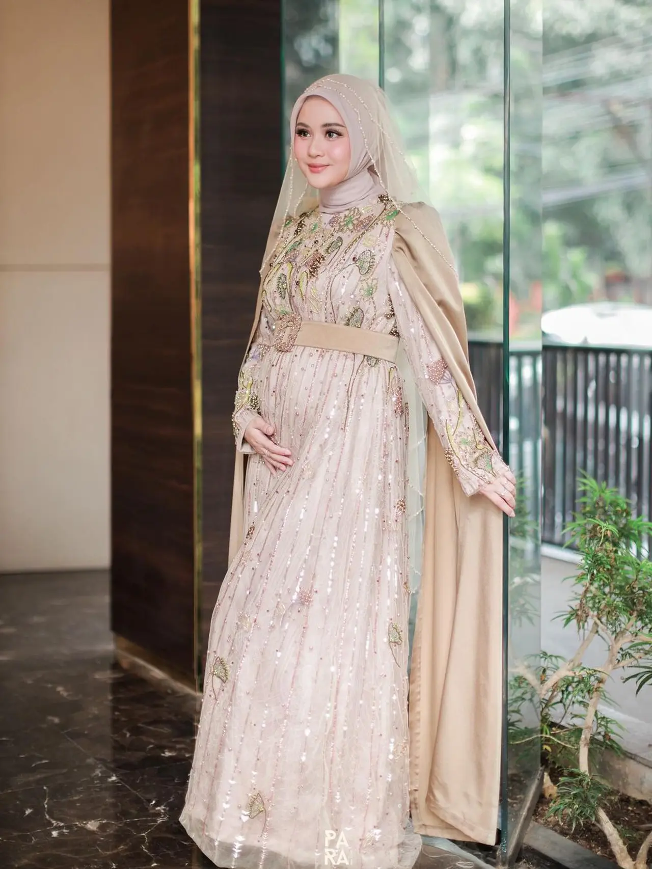 7 Potret Reza Surya dan Alifhia Fitri Gelar Pengajian 4 Bulan Kehamilan ...