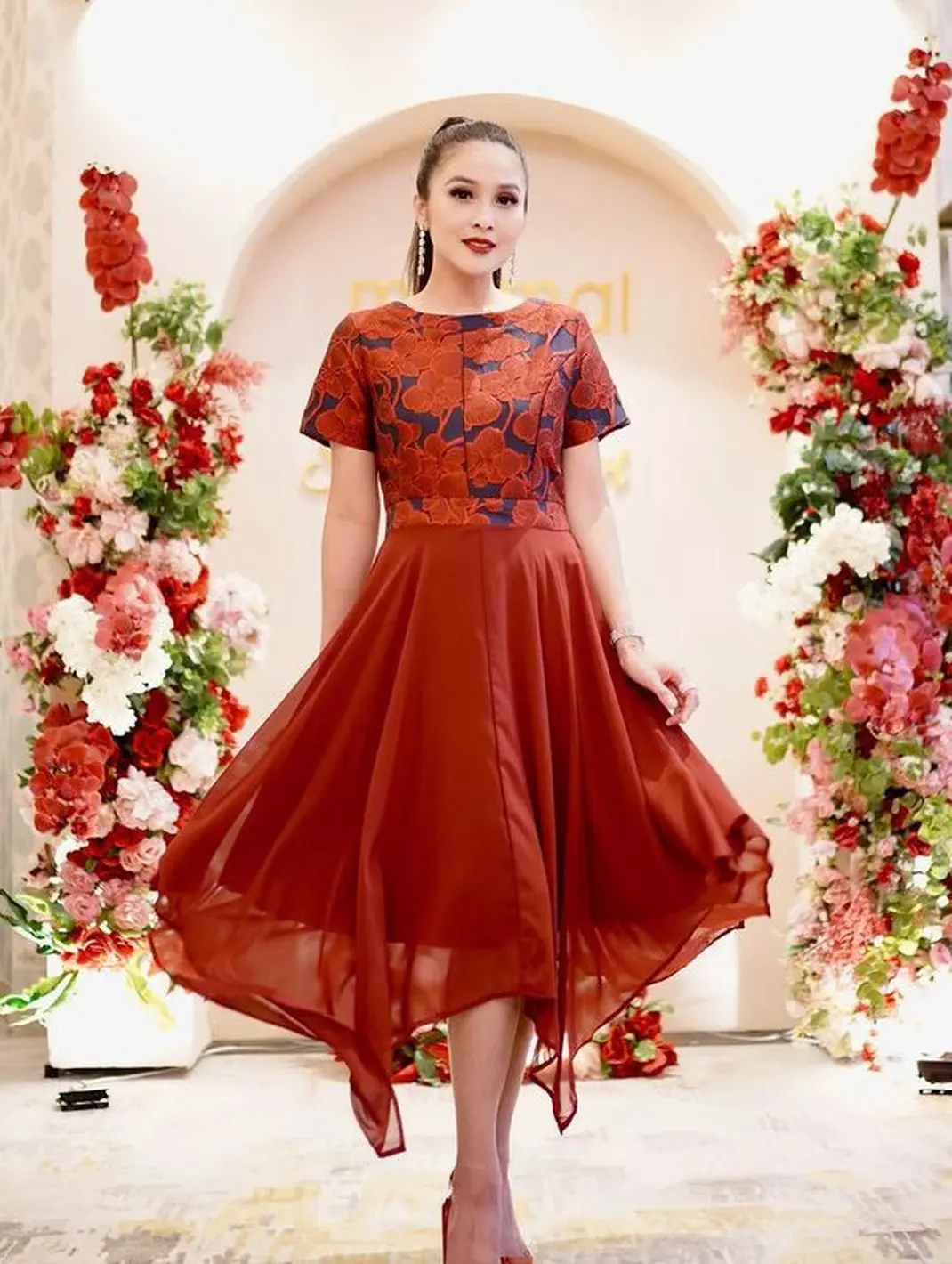 8 Inspirasi Dress Merah untuk Perayaan Imlek yang Dikenakan Artis ...