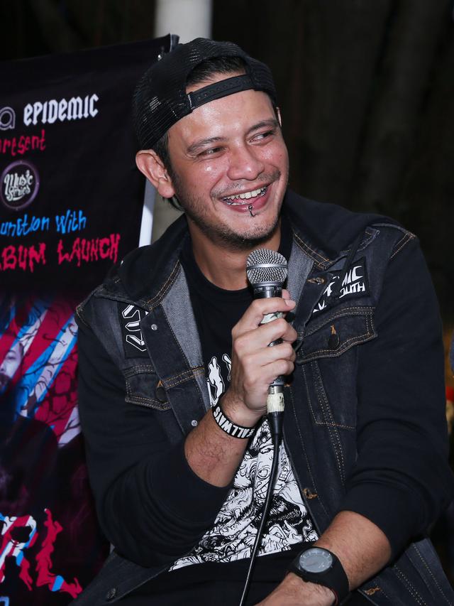 6 Potret Drummer Band Pria yang Selalu Tampil Keren, Ganteng dan ...