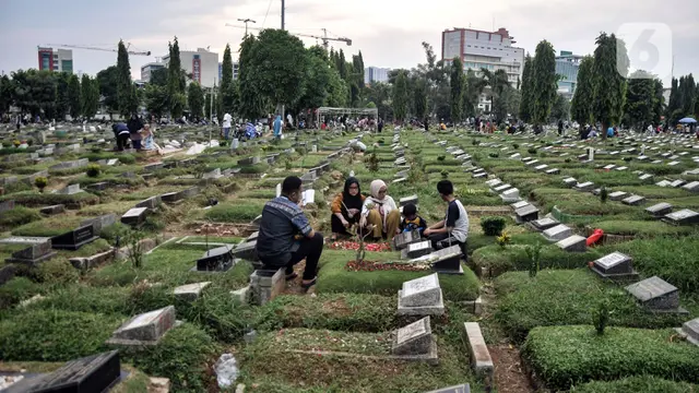 Doa dan Adab Ziarah Kubur Hari Raya Idul Adha, Perhatikan Anjurannya ...