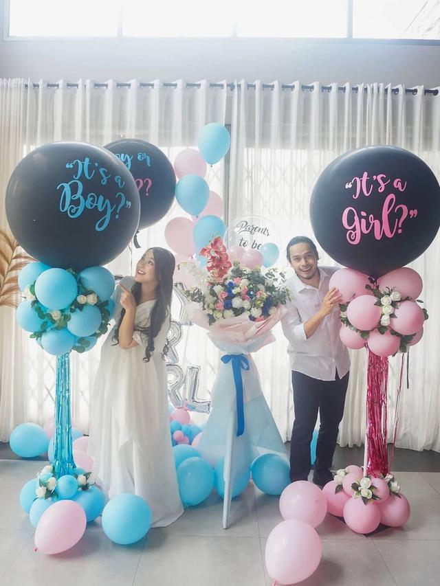 7 Potret Baby Shower Ana Riana, Ungkap Jenis Kelamin Bayi - Hot ...