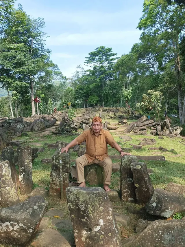 7 Potret Terbaru Unang Bagito, 15 Tahun Buka Jasa Pengobatan Non Medis ...