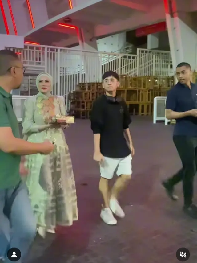 6 Potret Tiarani Savitri Putri Mulan Jameela Rayakan Ultah ke-23, Syok ...