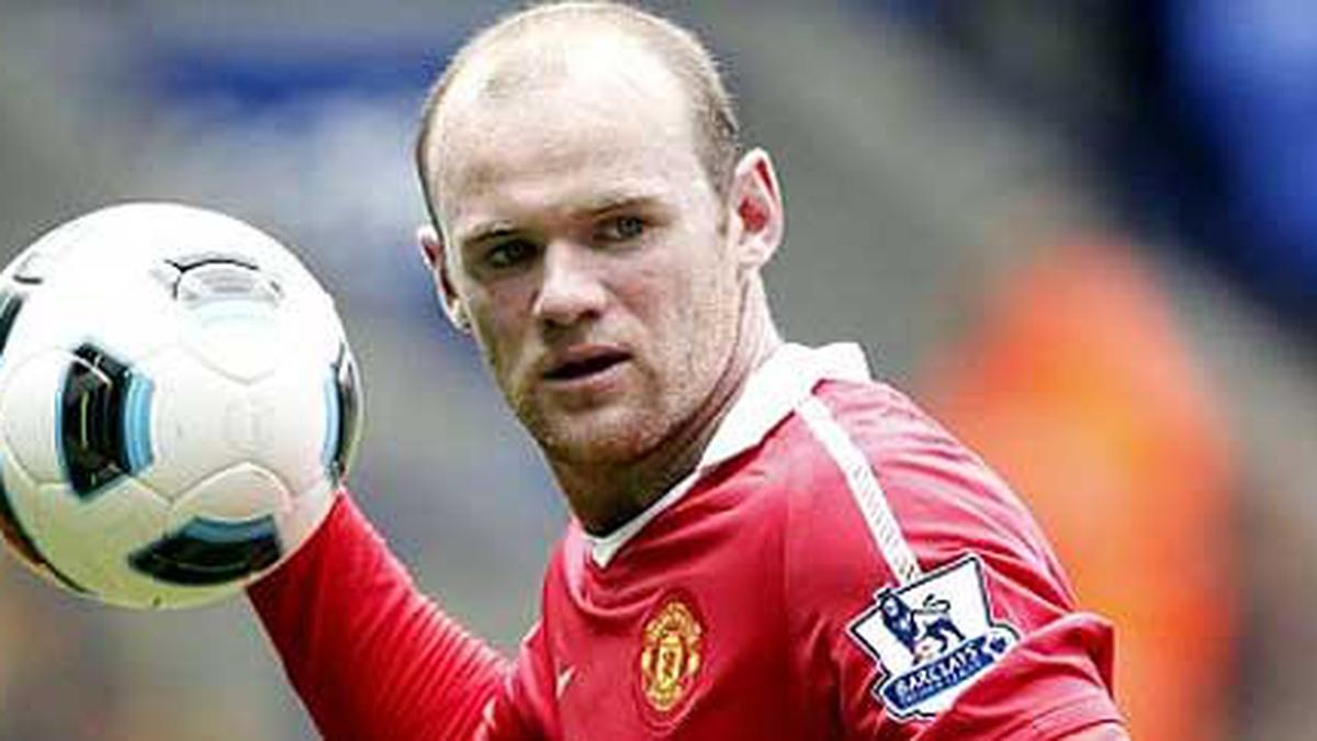 Rooney Fit Lawan Spurs