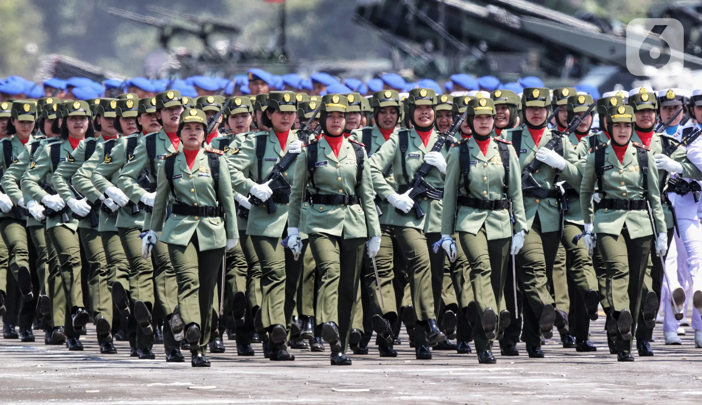 FOTO: 6.806 Prajurit Gabungan Ikuti Parade Upacara HUT ke-74 TNI - Foto ...
