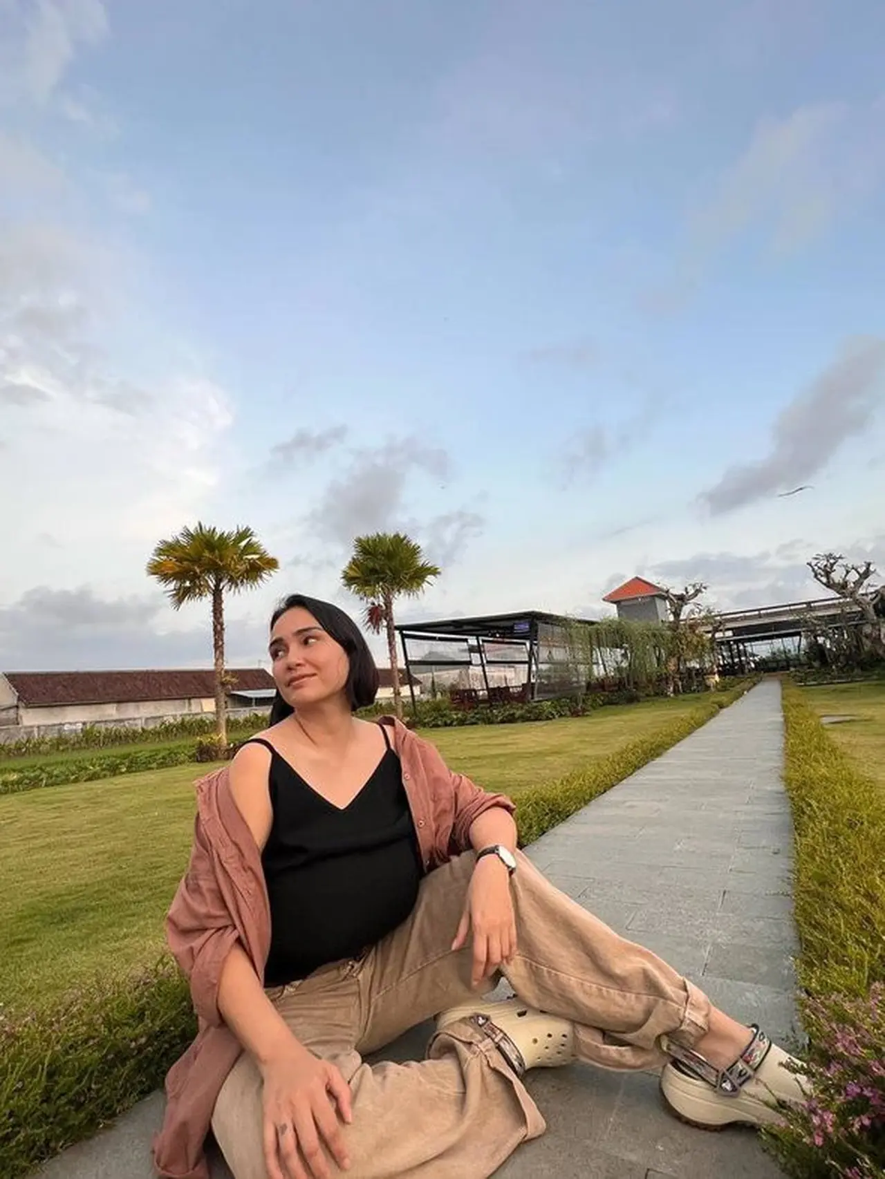 Sembuh dari Kanker, Ini 6 Potret Feby Febiola yang Makin Cantik Menawan ...