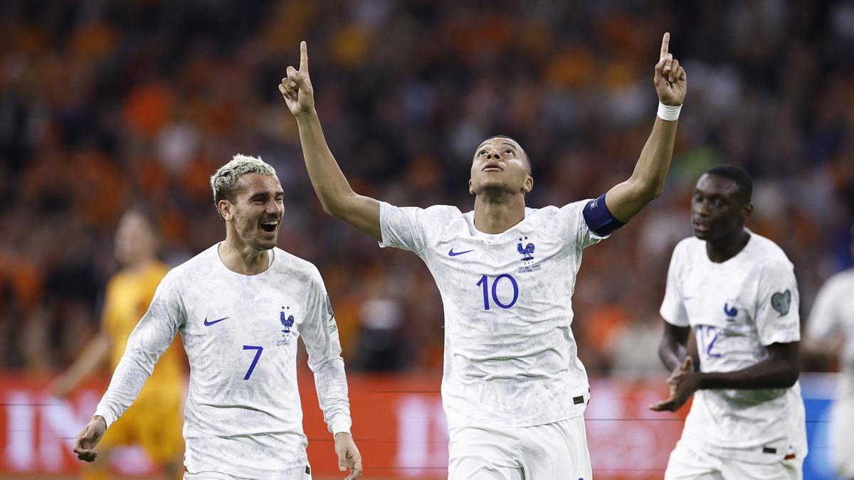 Hasil Kualifikasi Euro 2024: Kylian Mbappe Bawa Prancis Pecundangi Belanda - Bola Liputan6.com
