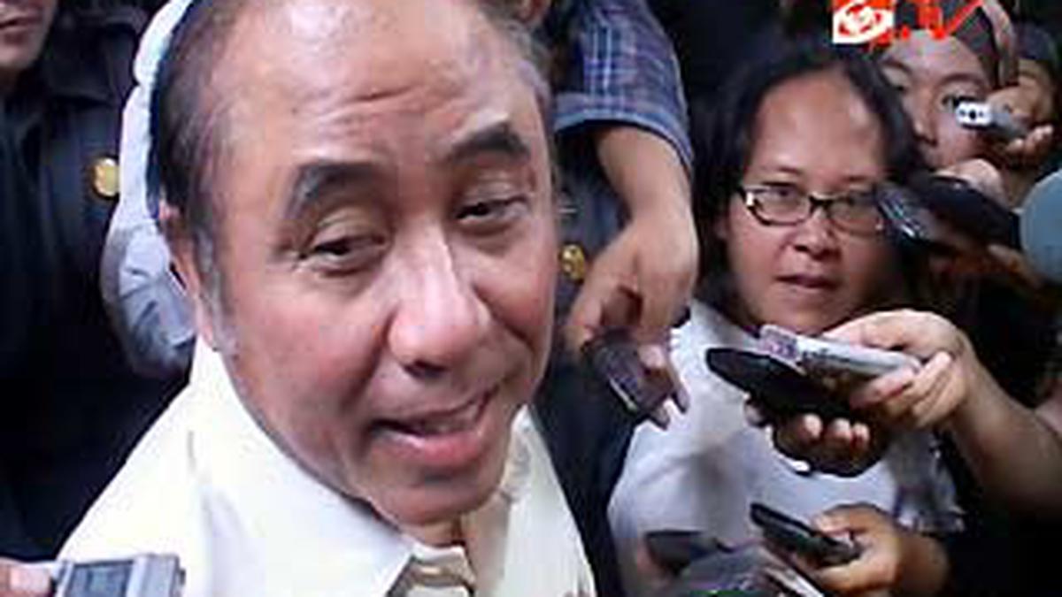 Prijanto Serahkan Surat Mundur ke DPRD DKI - News Liputan6.com