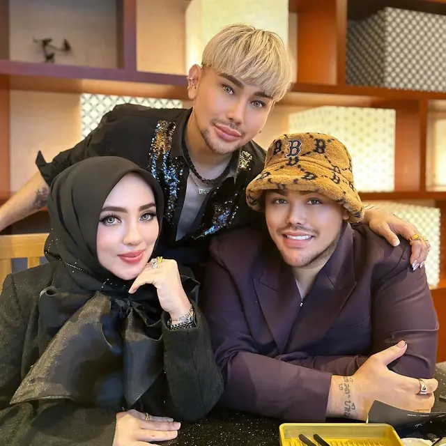 6 Potret Kebersamaan Ivan Gunawan dan Caren Delano, Disebut Kembar - Hot Liputan6.com