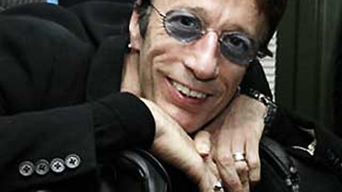 Robin Gibb Tak Bisa Berbicara