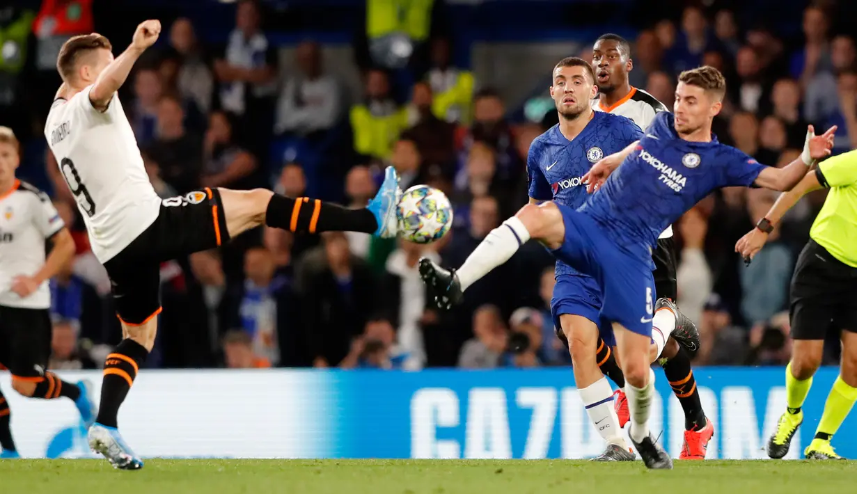 FOTO: Chelsea Dikalahkan Valencia di Kandang Sendiri - Foto Liputan6.com