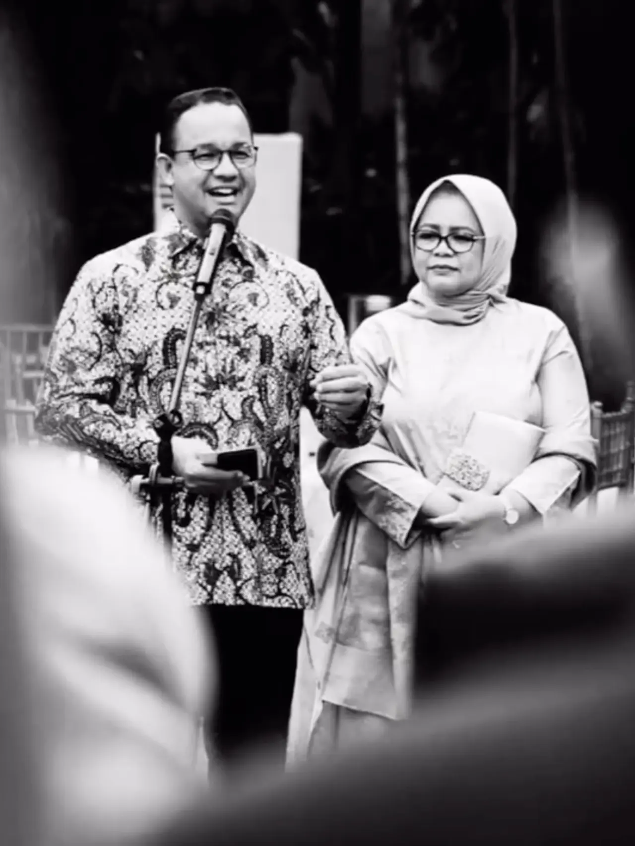 6 Potret Anies Baswedan dan Fery Farhati 28 Tahun Menikah: Cinta Makin ...