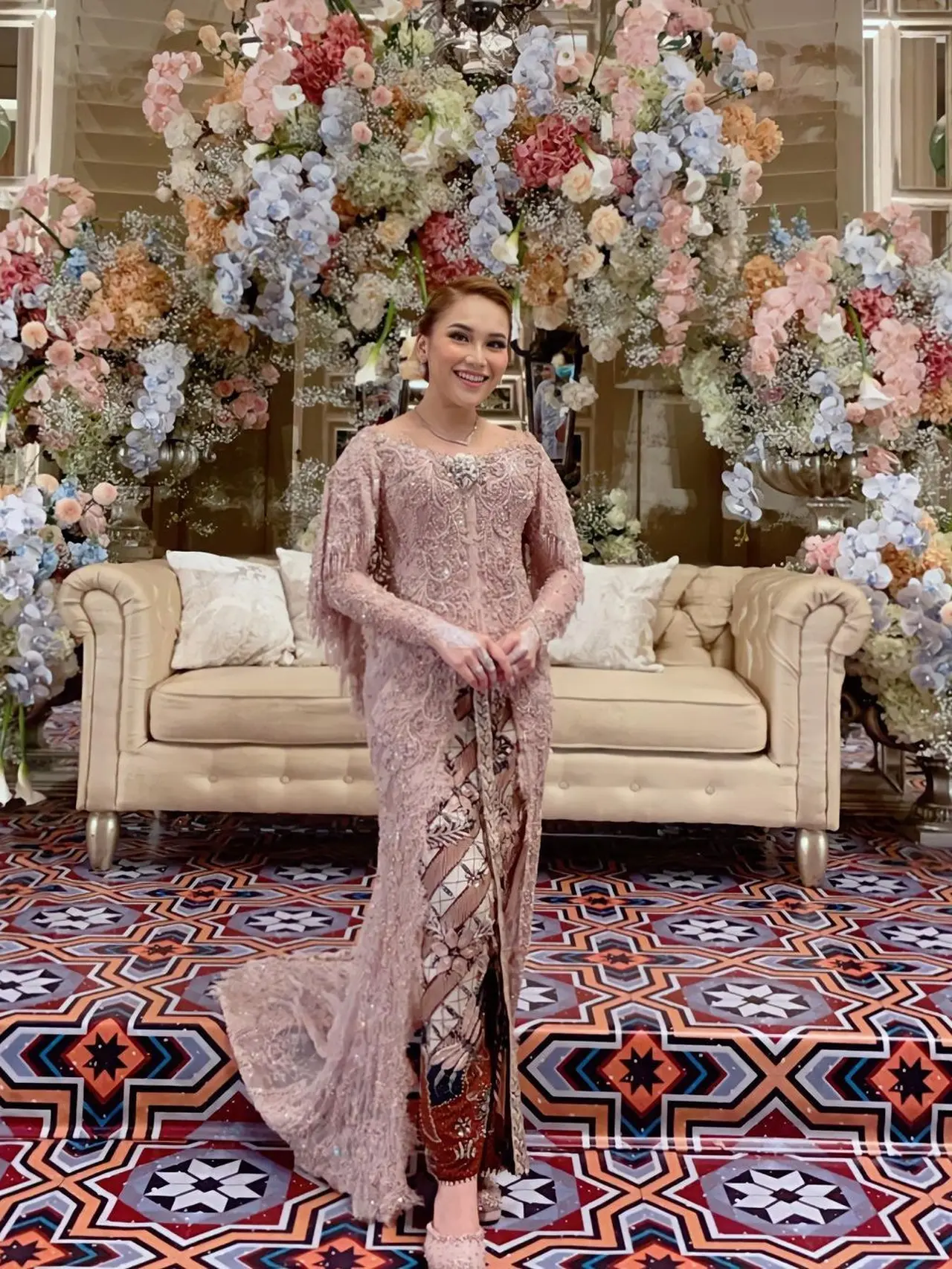 Menyelusuri Kecantikan Detail Kebaya Mewah Potret Ayu Ting Ting Hingga 8882