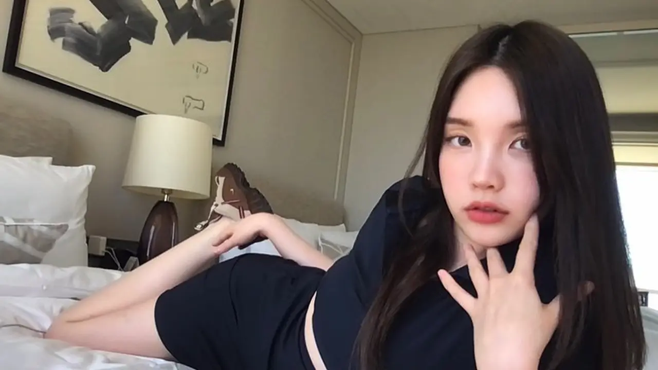 5 Fakta Menarik Xooos, Youtuber Cantik yang Diisukan Pacari Park Seo ...