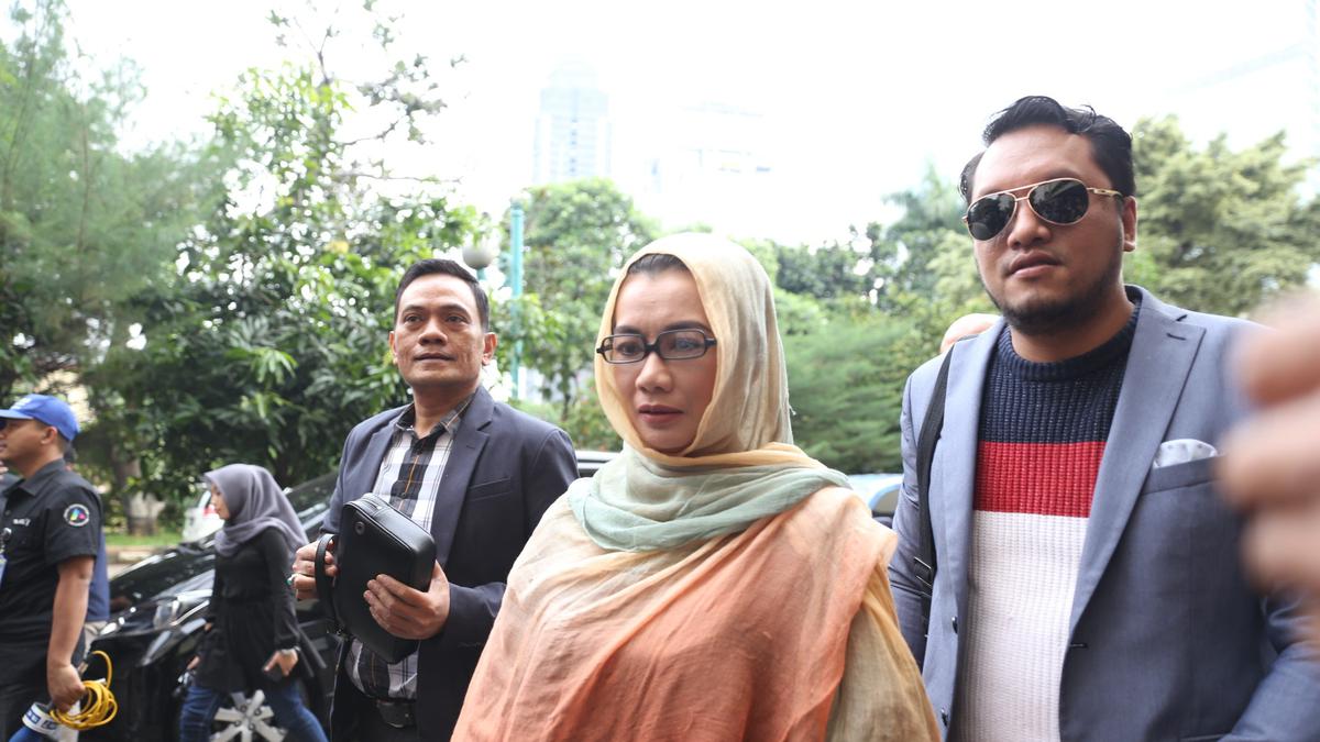 12 Tahun Bersama Gatot Brajamusti, Reza Artamevia Merasa Ditipu