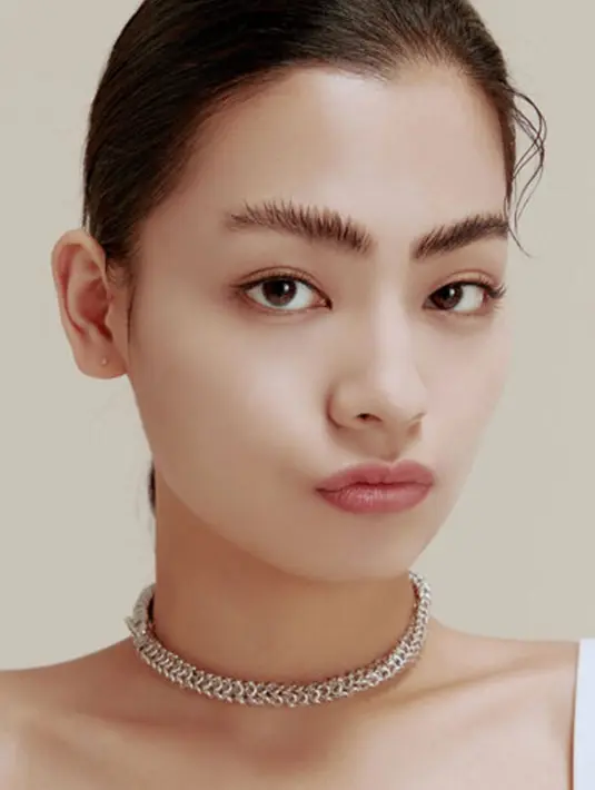 Potret Istri Oh Hyuk HYUKOH yang Disebut Mirip V BTS, Visualnya Memukau ...