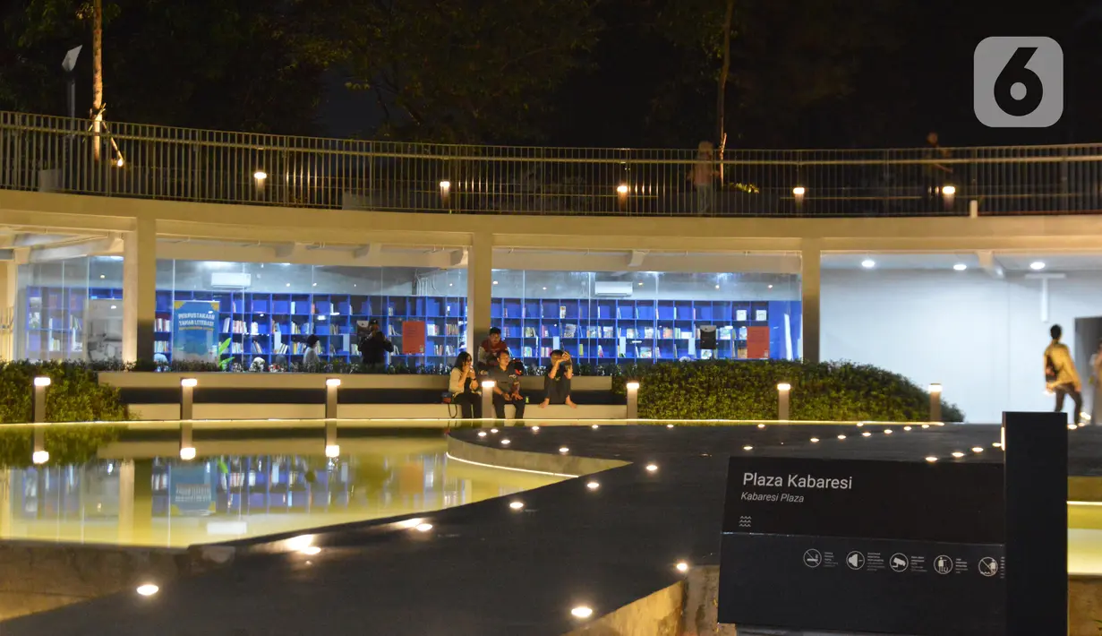 Mengunjungi Taman Literasi Martha Christina Tiahahu di Kawasan Blok M ...