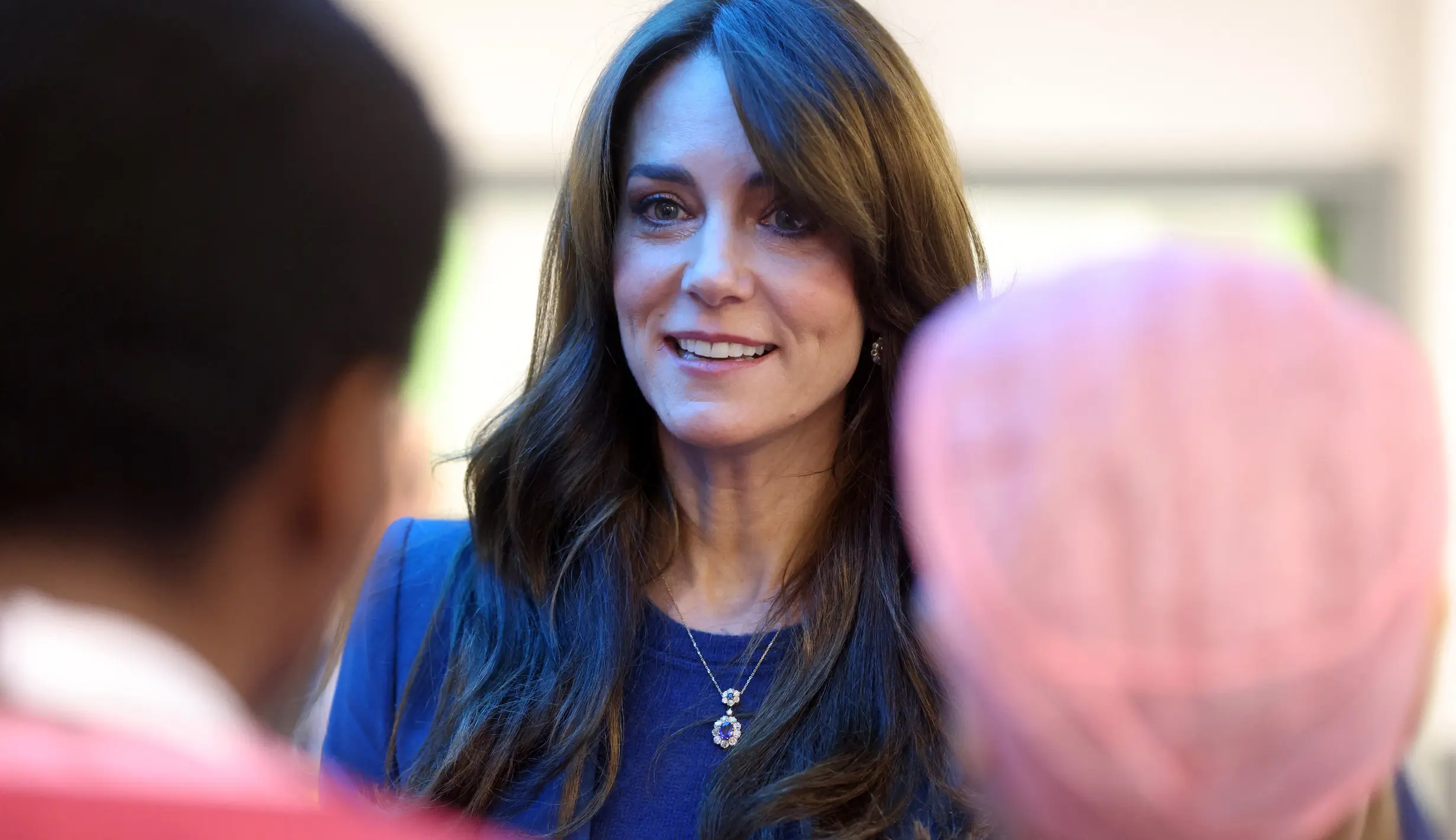 Potret Kate Middleton Tampil Menawan dengan Setelan Biru di Rumah Sakit ...