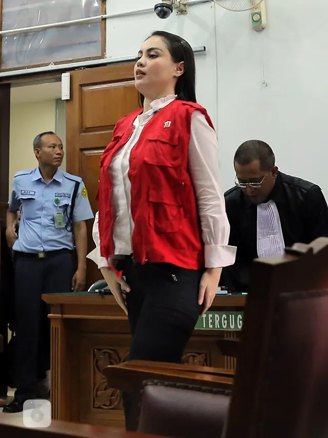 5 Sensasi Jennifer Dunn di Tahanan yang Bikin Heboh - ShowBiz Liputan6.com