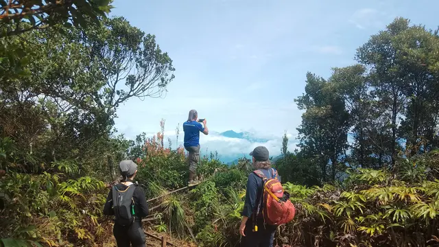 6 Fakta Menarik Gunung Besar Hantu di Negeri Sembilan Malaysia ...